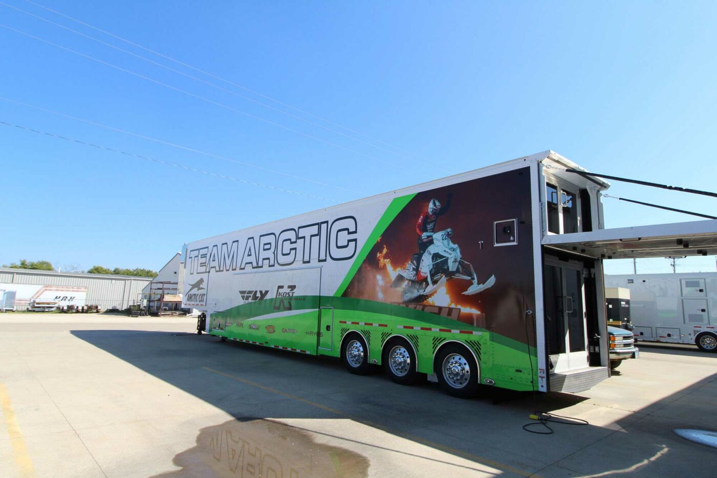 Snocross transporter - Featherlite Specialty