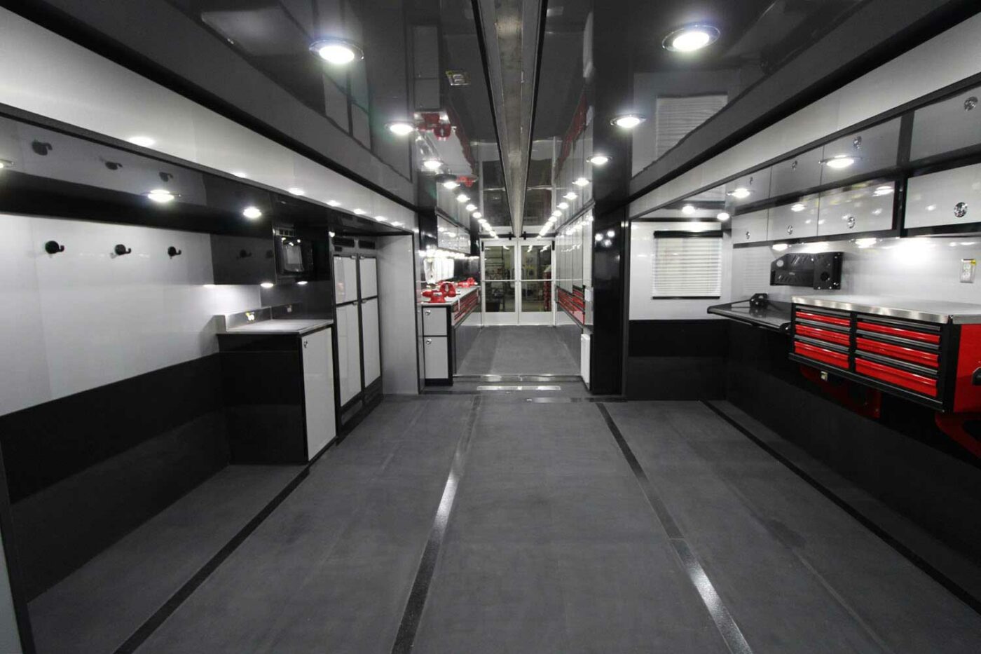 Snocross transporter - Featherlite Specialty